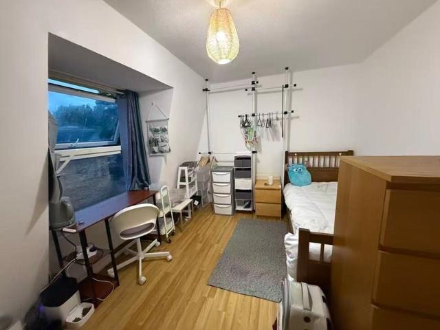 Room at Kingswood Close, Greater London