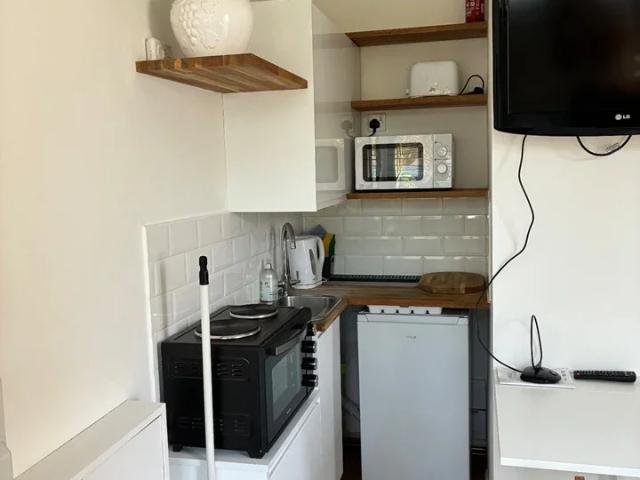 Room at Kingswood Road, Greater London