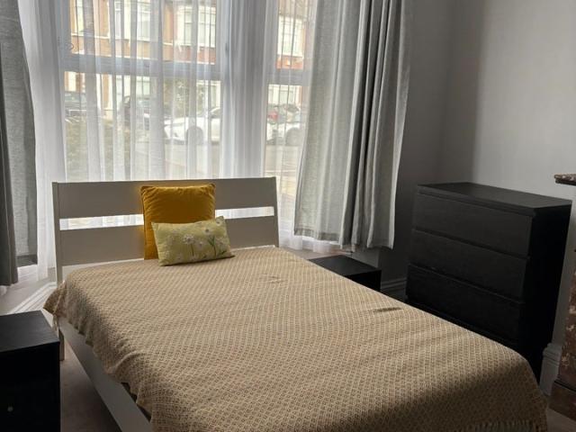 Room at Kingswood Road, Greater London