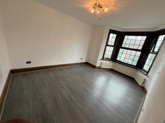 Room at Kingswood Road, Greater London