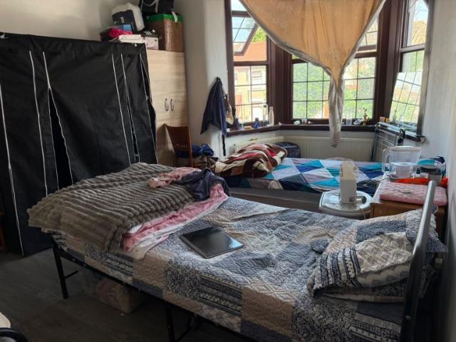 Room at Kingswood Road, Greater London