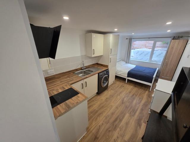 Room at Kingsway, Rugby
