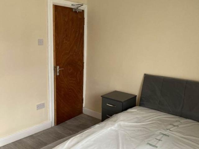 Room at Kingsway, South Ribble