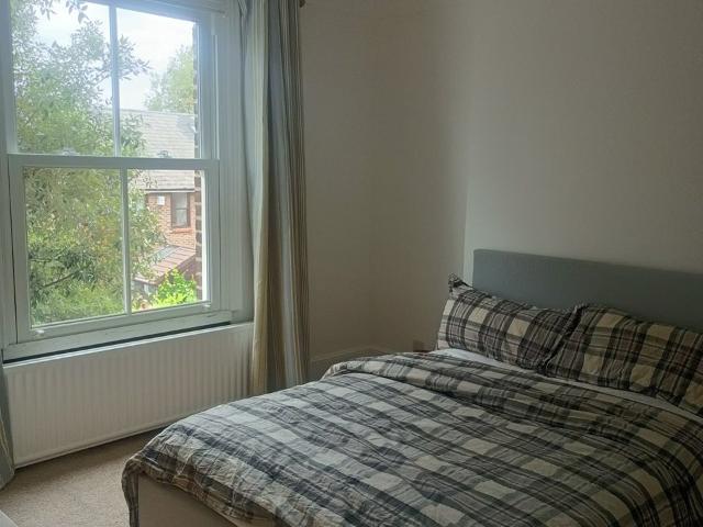 Room at Kingston Road, Greater London