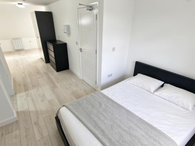 Room at Kingston Road, Luton