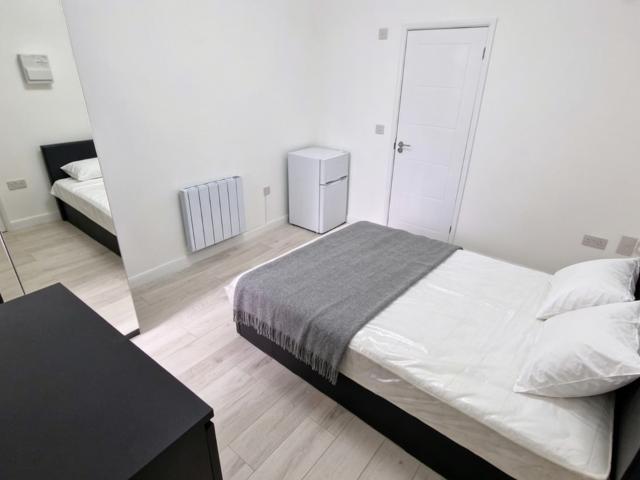 Room at Kingston Road, Luton
