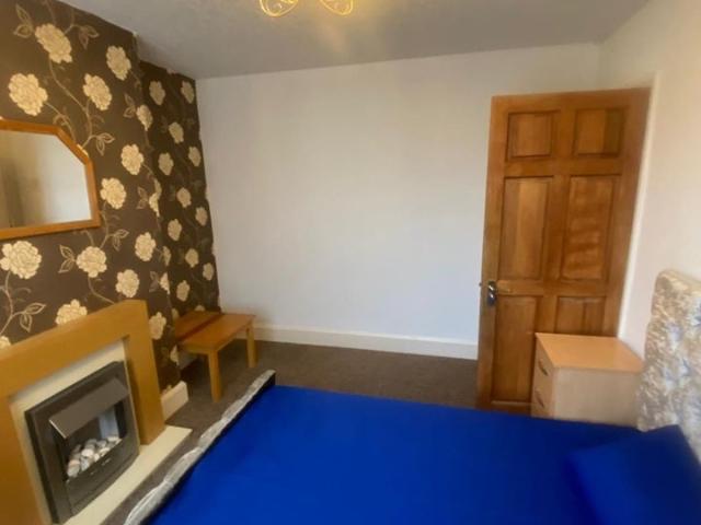 Room at Kipling Road, Bristol