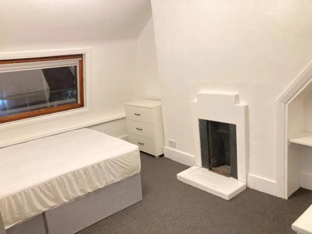 Room at Kirn Road, Greater London