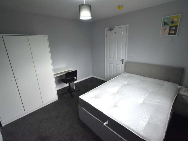 Room at Kirby Road, Dartford