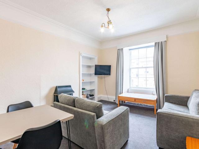 Room at Kirk Street, City of Edinburgh