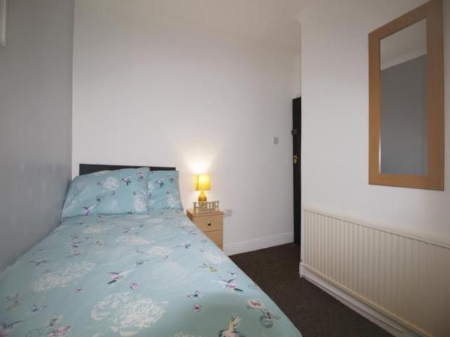 Room at Kirkby Street, Lincoln