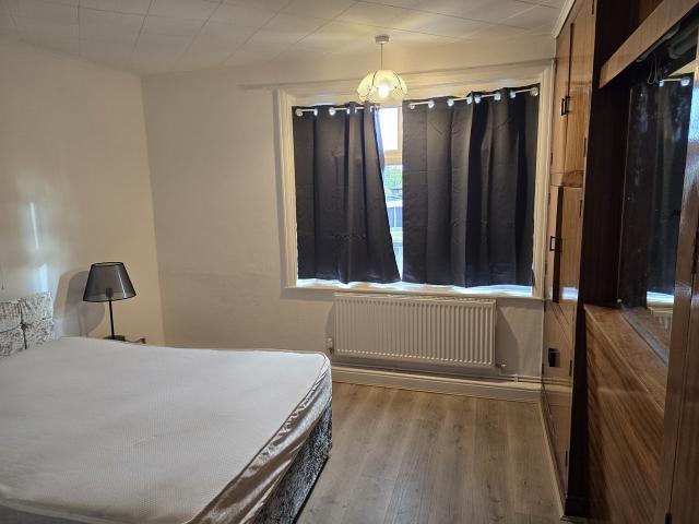 Room at Kirkland Avenue, Mansfield Woodhouse