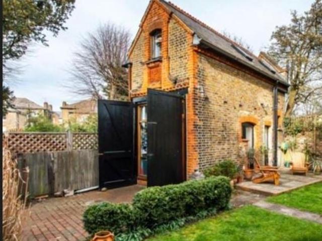 Room at Kirkstall Road, Greater London