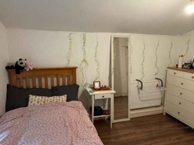Room at Knapp Road, Greater London