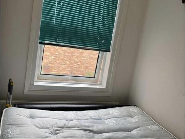 Room at Knighton Fields Road East, Leicester
