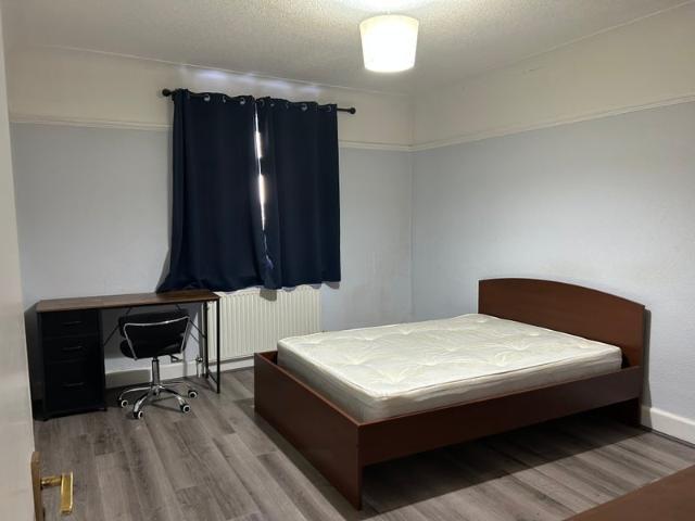 Room at Knightland Road, Greater London