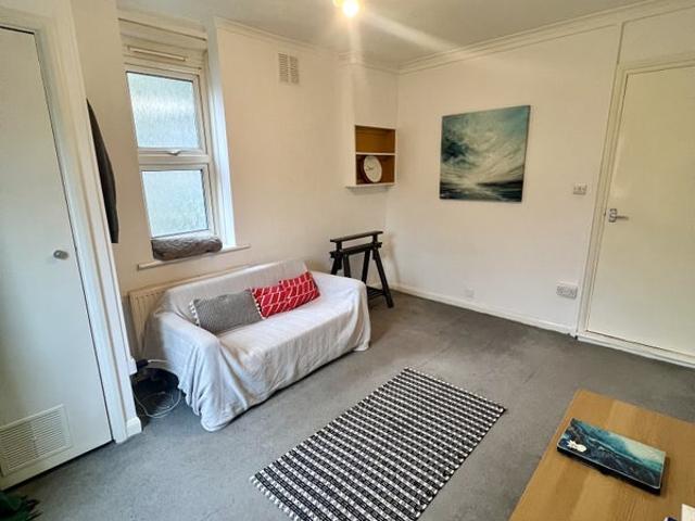 Room at Knollys Road, Greater London