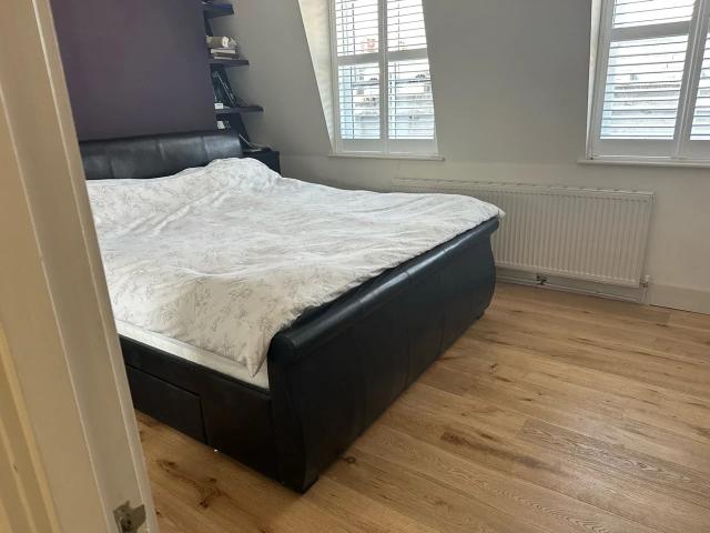 Room at Knowsley Road, Greater London