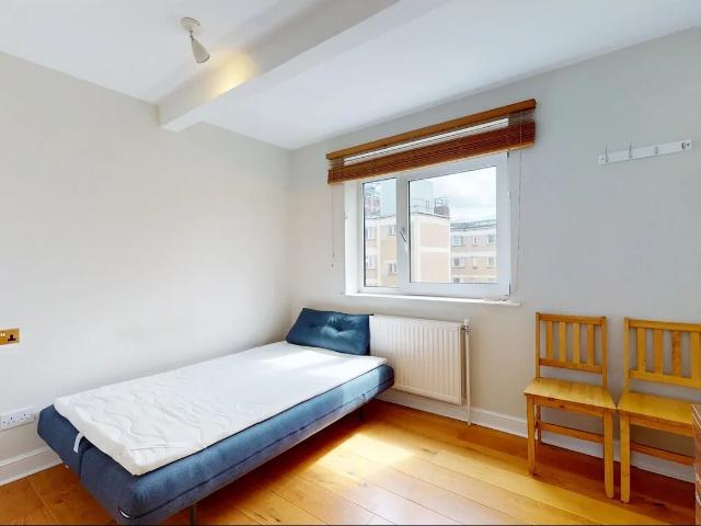 Room at Lucan Place, Greater London