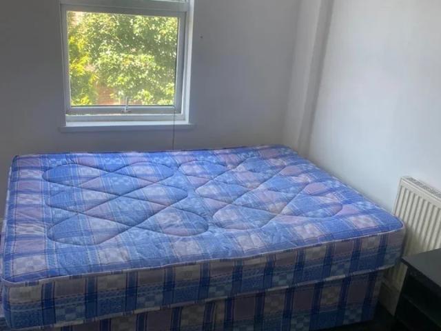 Room at Luckwell Road, Bristol