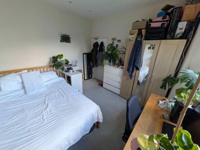 Room at Lugard Road, Greater London