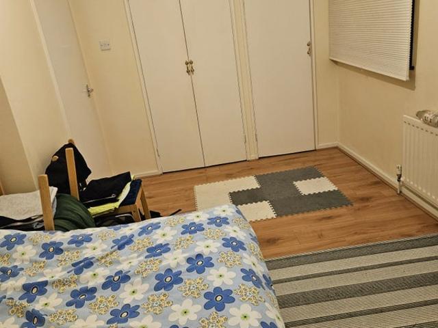 Room at Luffield Road, Greater London