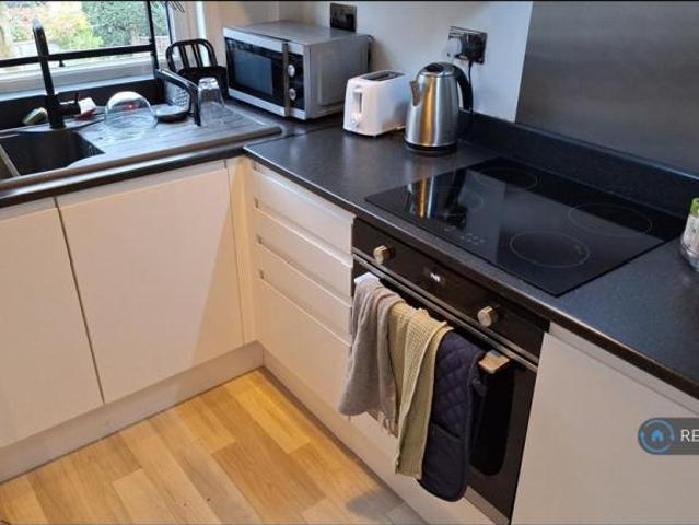 Room at Lumley Avenue, Leeds