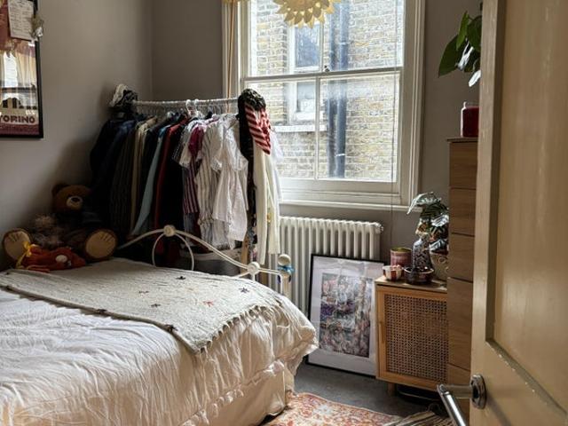 Room at Lurline Gardens, Greater London