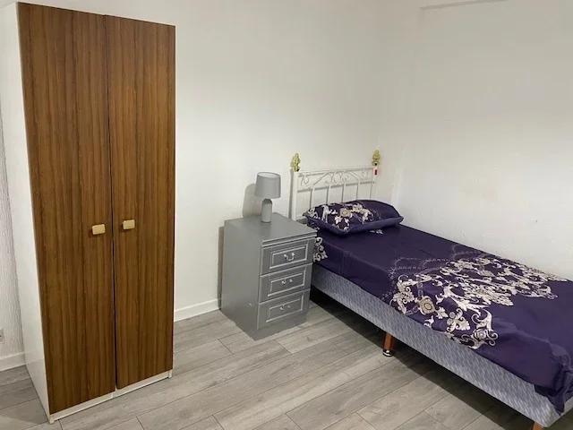 Room at Luton Road, Chatham