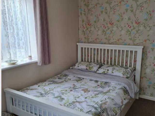 Room at Lyall Avenue, Greater London
