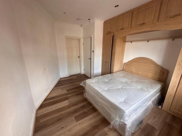 Room at Lyndhurst Gardens, Greater London