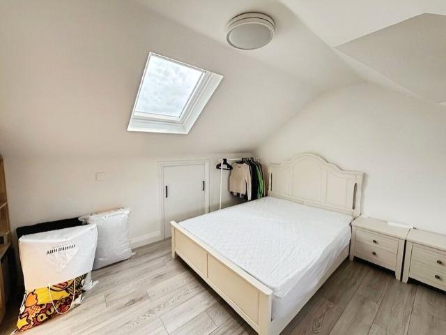 Room at Lynwood Avenue, Borough of Runnymede