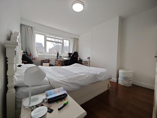 Room at Lynwood Avenue, Borough of Runnymede