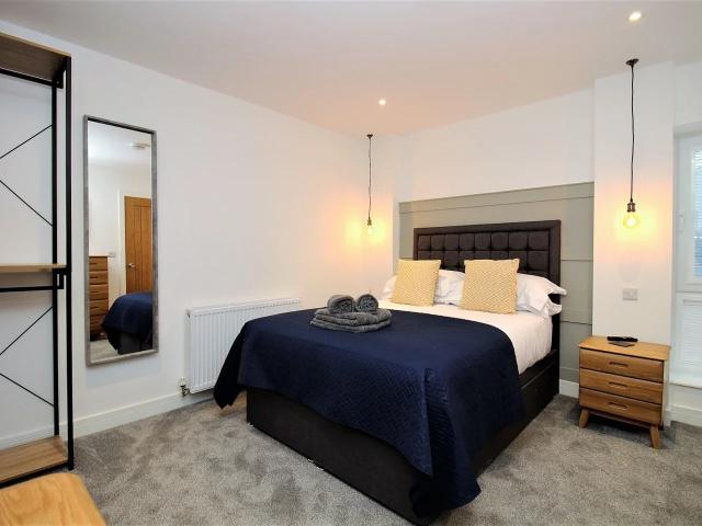 Room at Laburnum Grove, Portsmouth