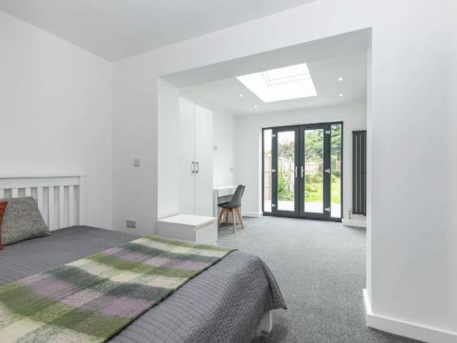 Room at Laburnum Road, Vale of White Horse