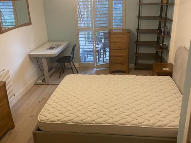 Room at Laburnum Street, Greater London