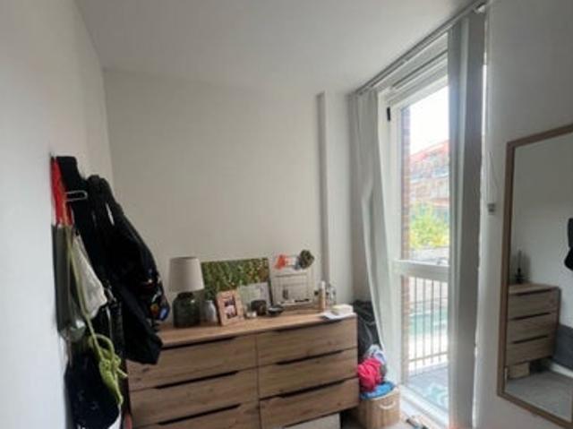 Room at Laburnum Street, Greater London