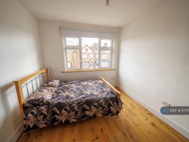 Room at Ladbroke Road, Greater London