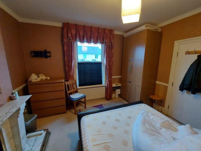 Room at Ladbroke Road, Reigate and Banstead