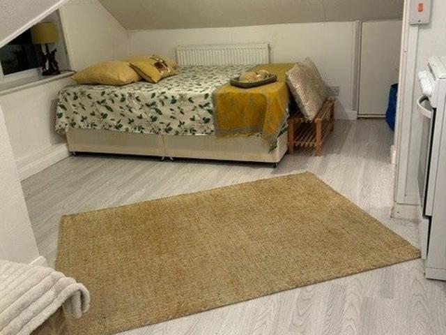 Room at Ladywood Road, Greater London