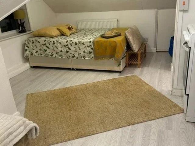 Room at Ladywood Road, Greater London