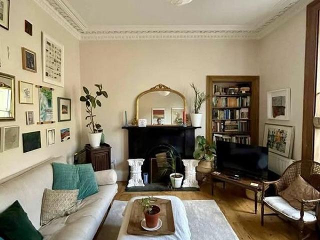 Room at Lady Lawson Street, City of Edinburgh