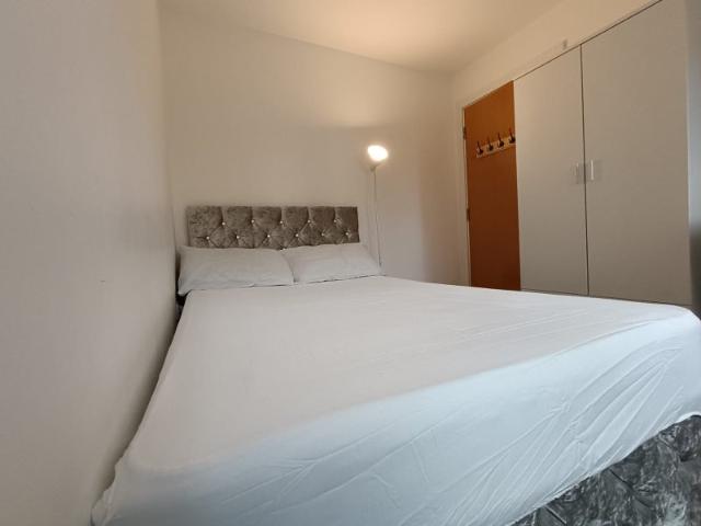 Room at Lakeside Rise, Manchester