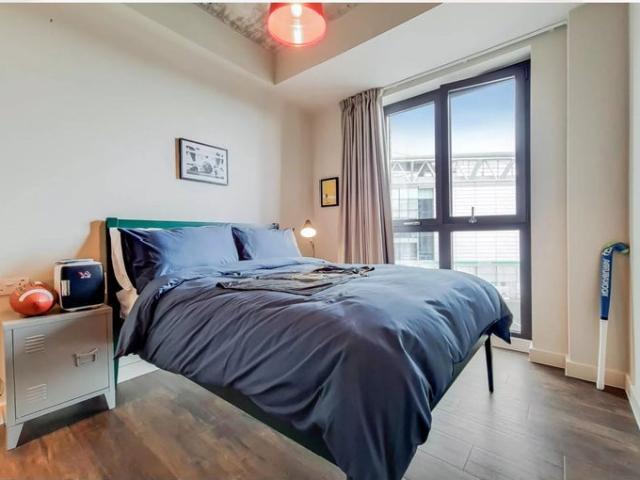Room at Lakeside Way, Greater London