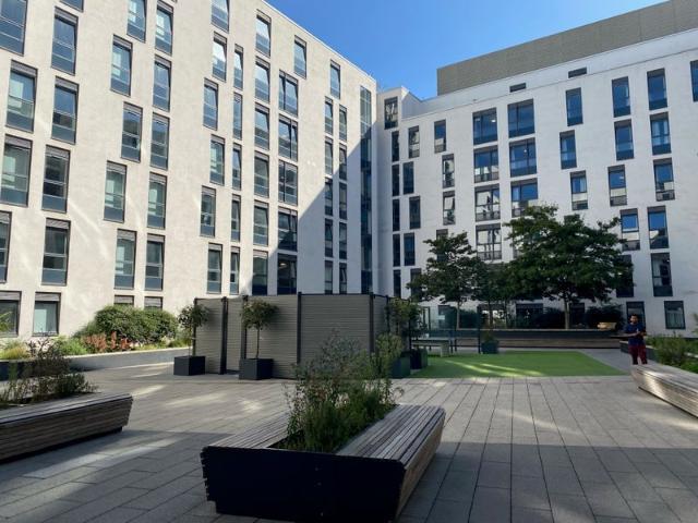 Room at Lakeside Way, Greater London