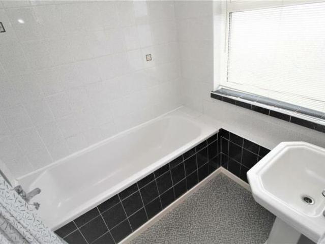 Room at Lamberhurst Walk, Crawley