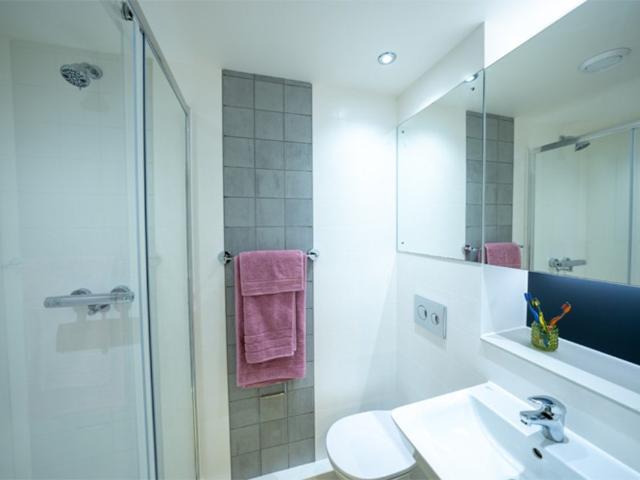 Room at Lambeth Road, Greater London