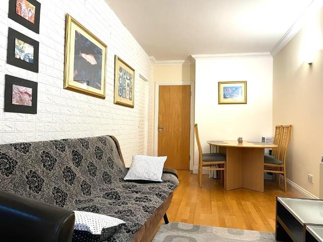 Room at Lanark Square, Greater London