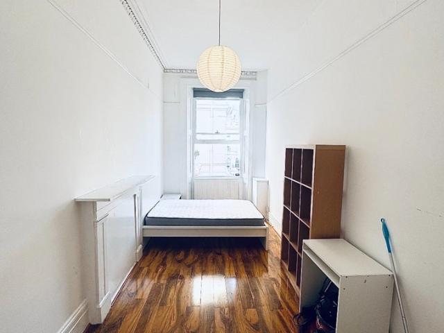 Room at Lancaster Gate, City of Westminster