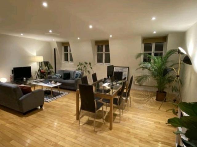 Room at Lancaster Gate, City of Westminster